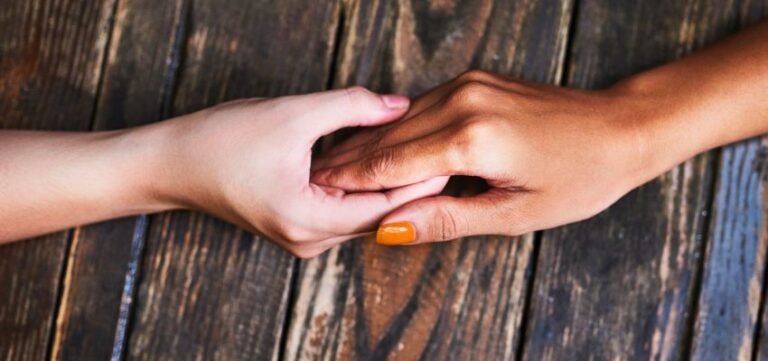 10 Friendship Scriptures That Will Deepen Your Faith Today