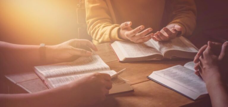 10 Friendship Scriptures That Will Deepen Your Faith Today